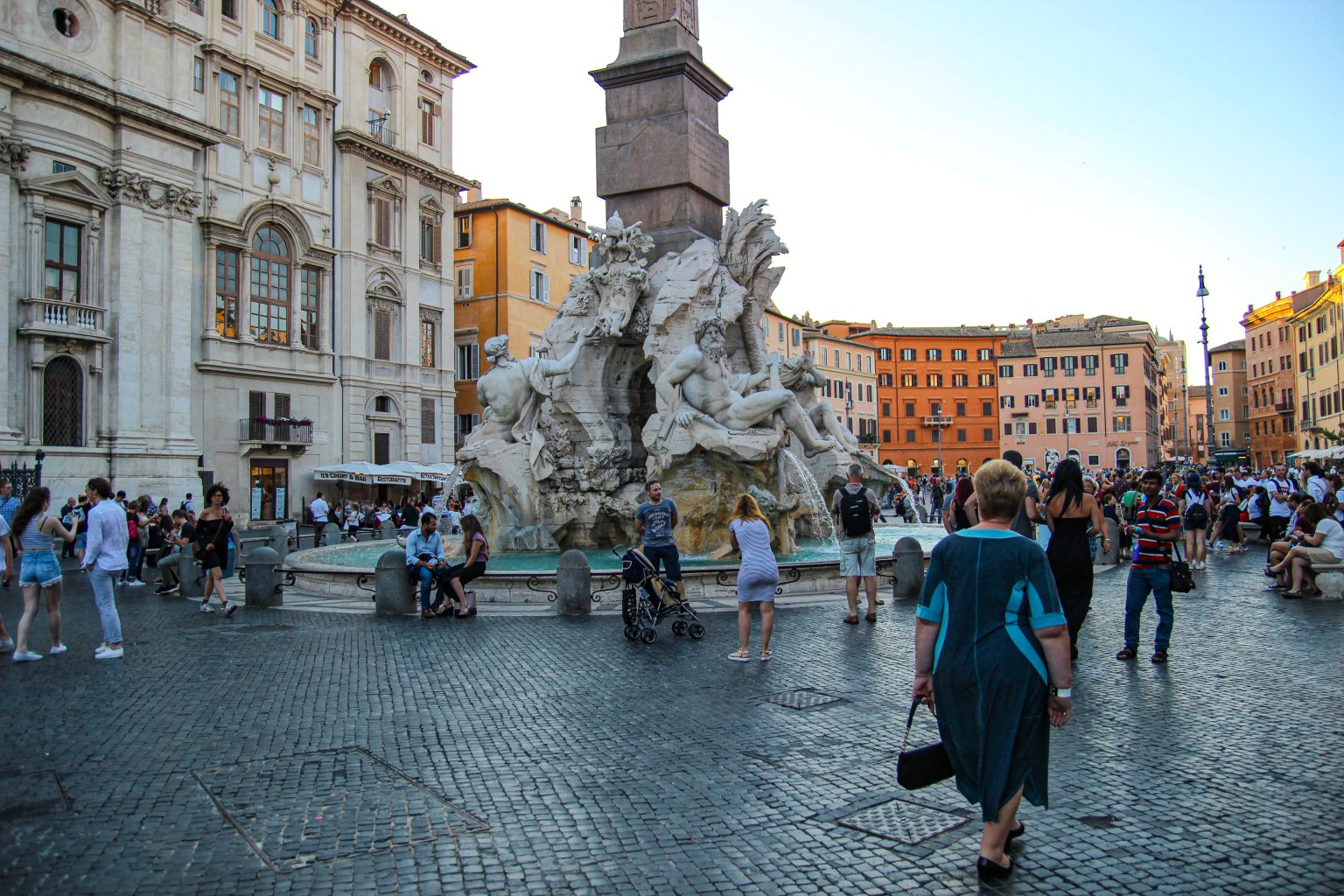 Navona Meydanı - Az Gezen